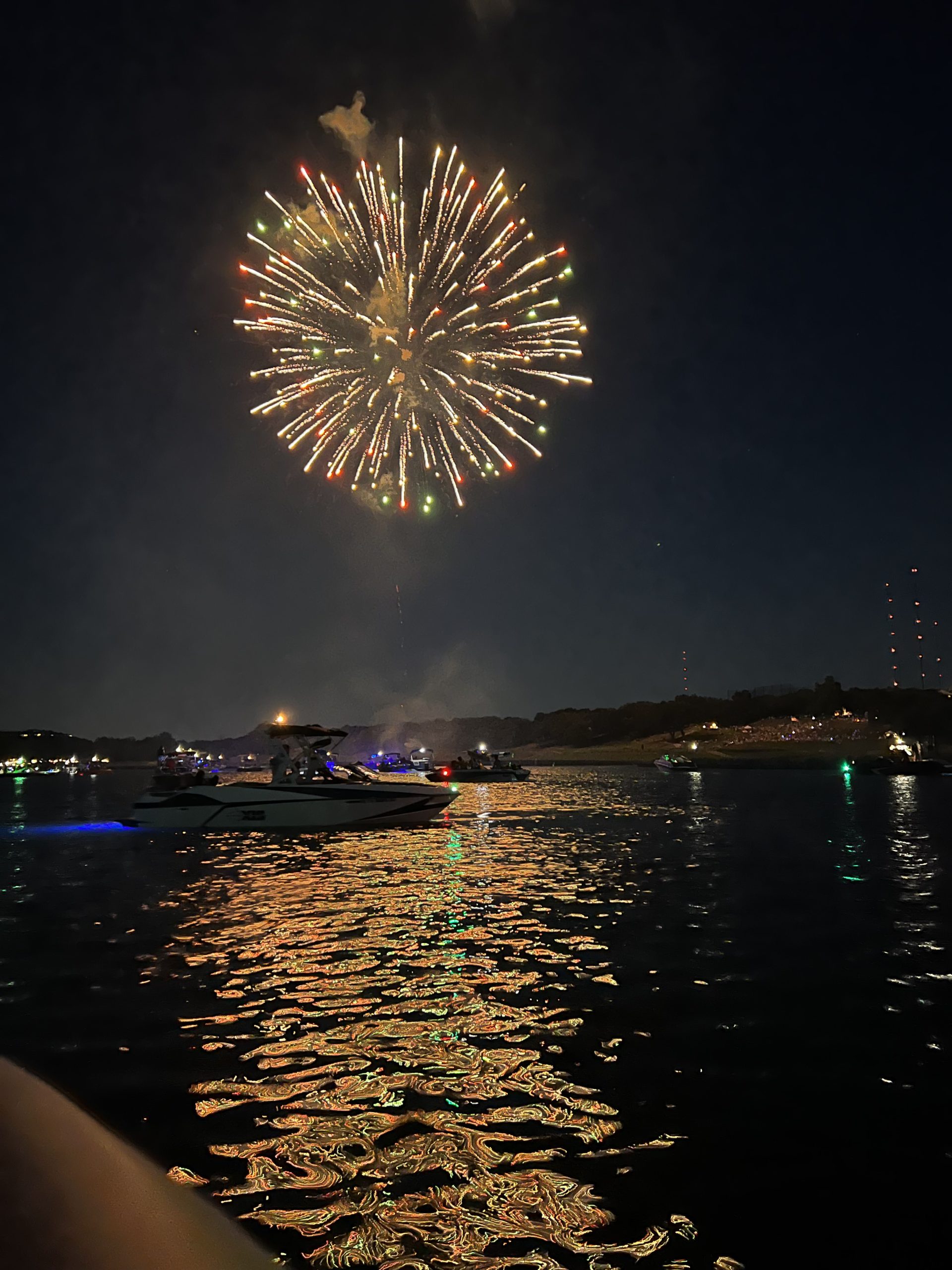 Fourth of July fireworks on Lake Travis and Lake Austin - Float On Boat ...